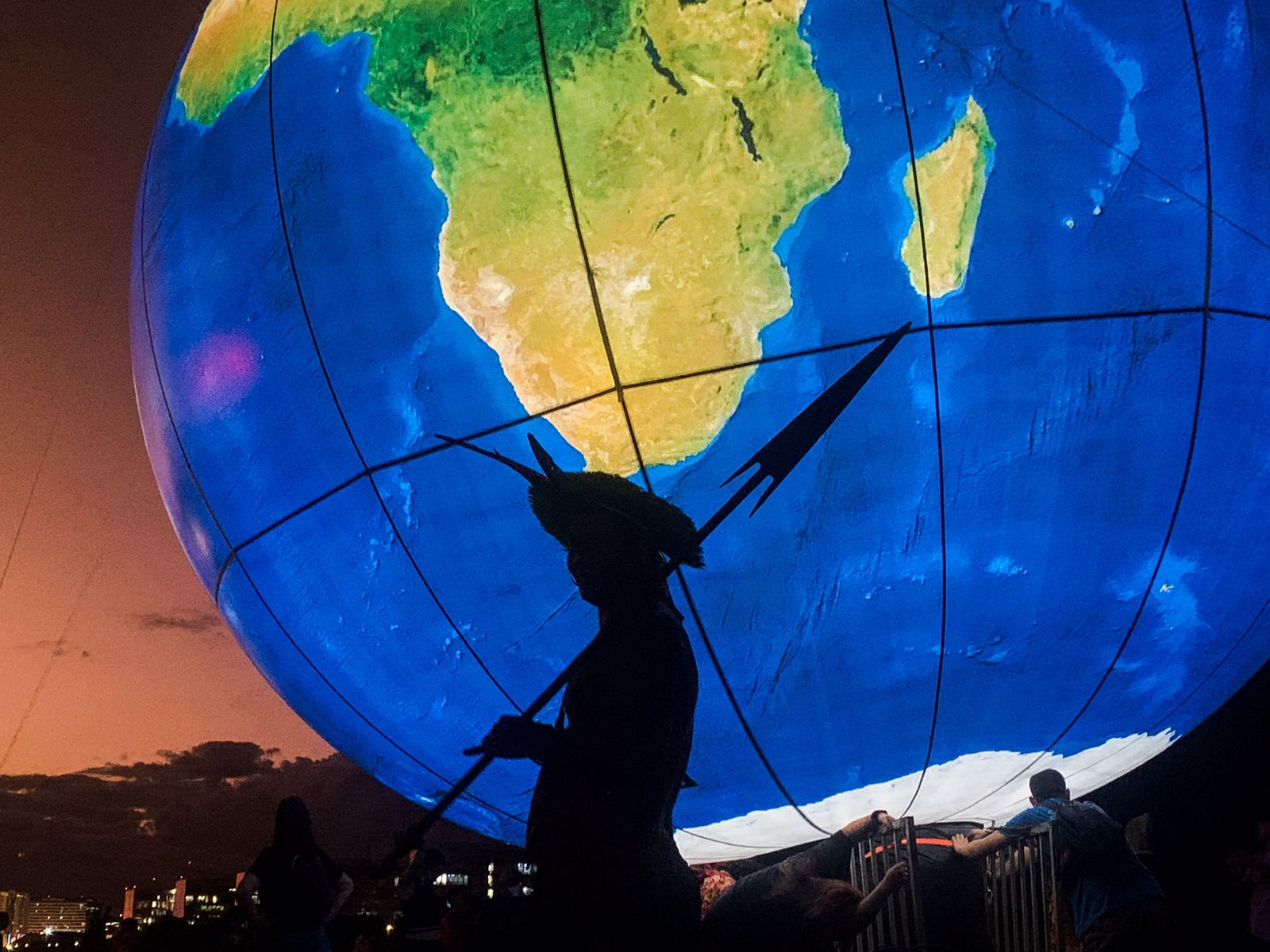 Brésil : les autochtones défient le président Bolsonaro